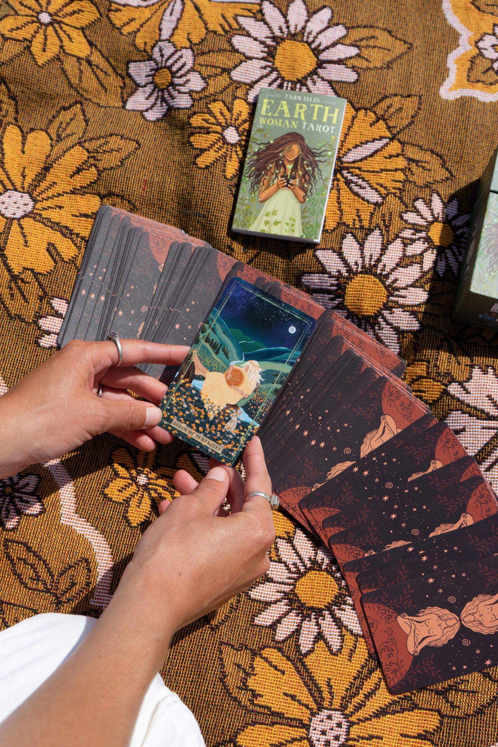 Earth Woman Tarot – Tarn Ellis Art